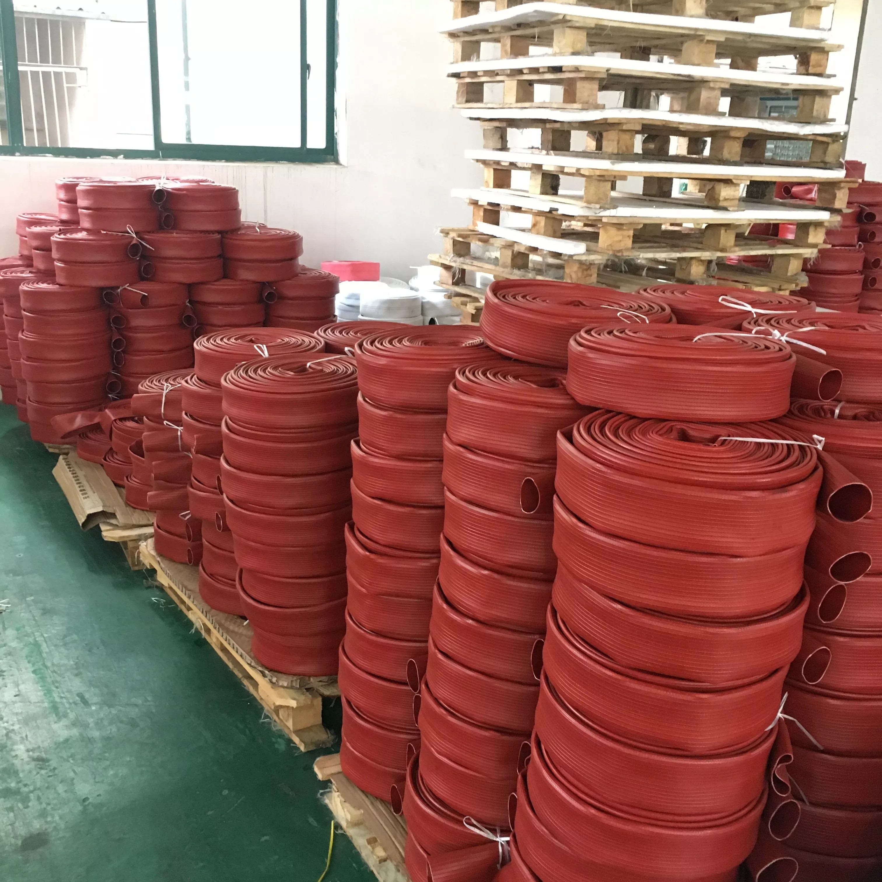 China Rubber Pipes Emergency Fire Box Fire Hose Set manufacturers and ...